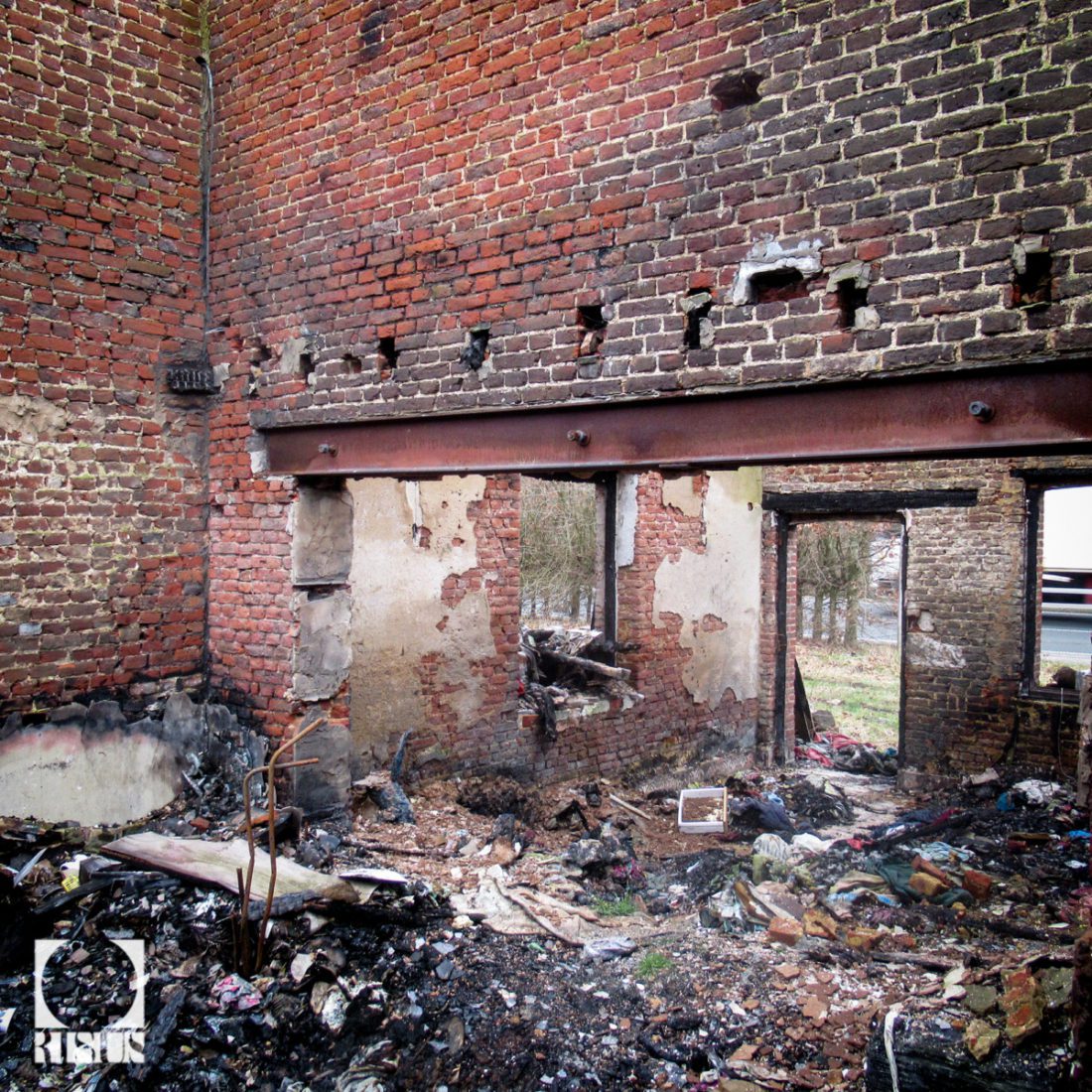 Premiere: risus - Embers - Inverted Audio